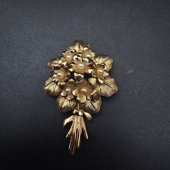 Boucher | Jewelry | Boucher Gold Tone Floral Bouquet Brooch Faux Pearls ...